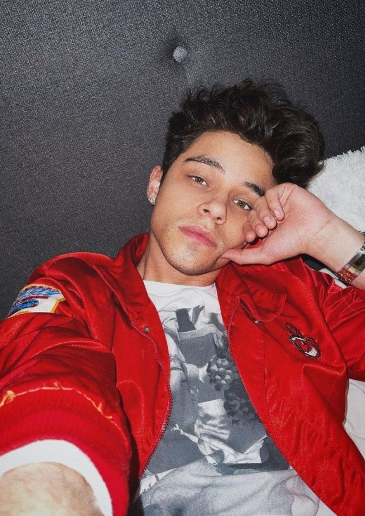 Danna Paola niega tener una relación formal con Alex Hoyer