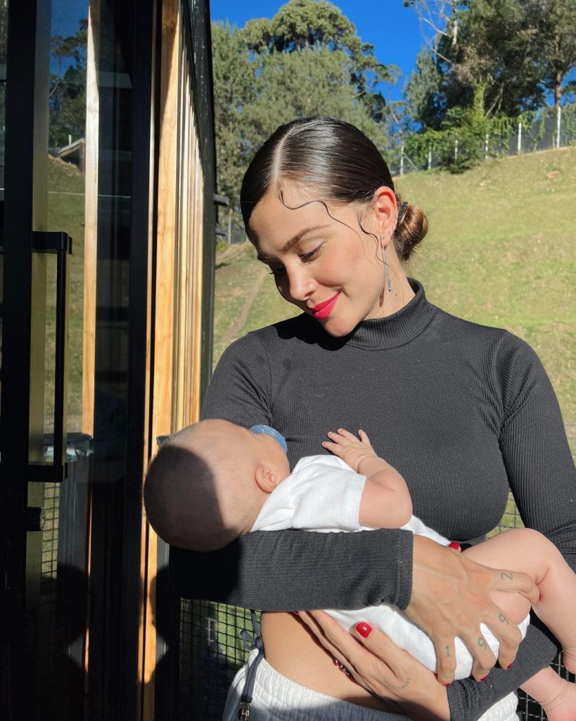 Las Tiernas Fotos De Greeicy Y Su Bebé En Su Primer Viaje Juntos