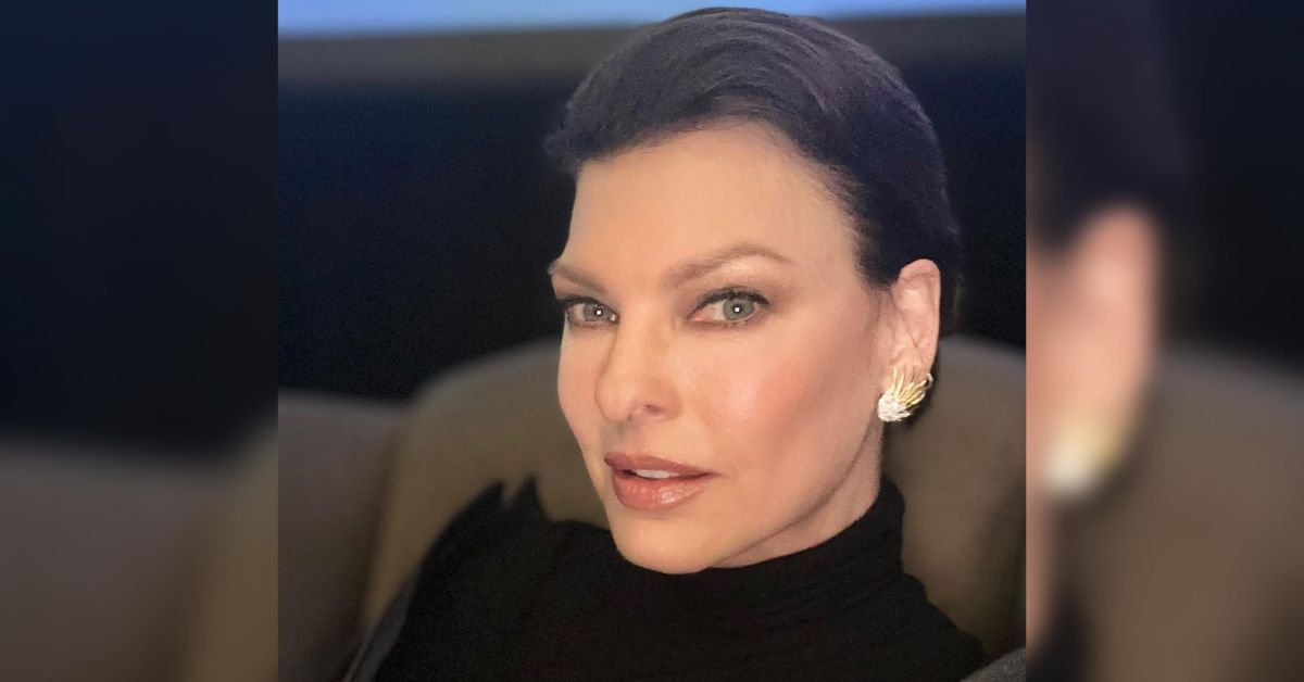 Linda Evangelista aseguró que ya no se mira en el espejo por amor