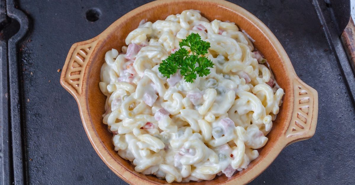 Ensalada navideña de coditos: receta con pocos ingredientes